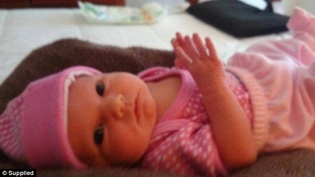 Go Ask Mum New Zealand Couple Stranded in Mexico With Their Tripling ...