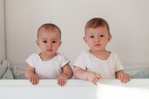 Go Ask Mum Mum Gives Birth to Twins Conceived Naturally With Two ...